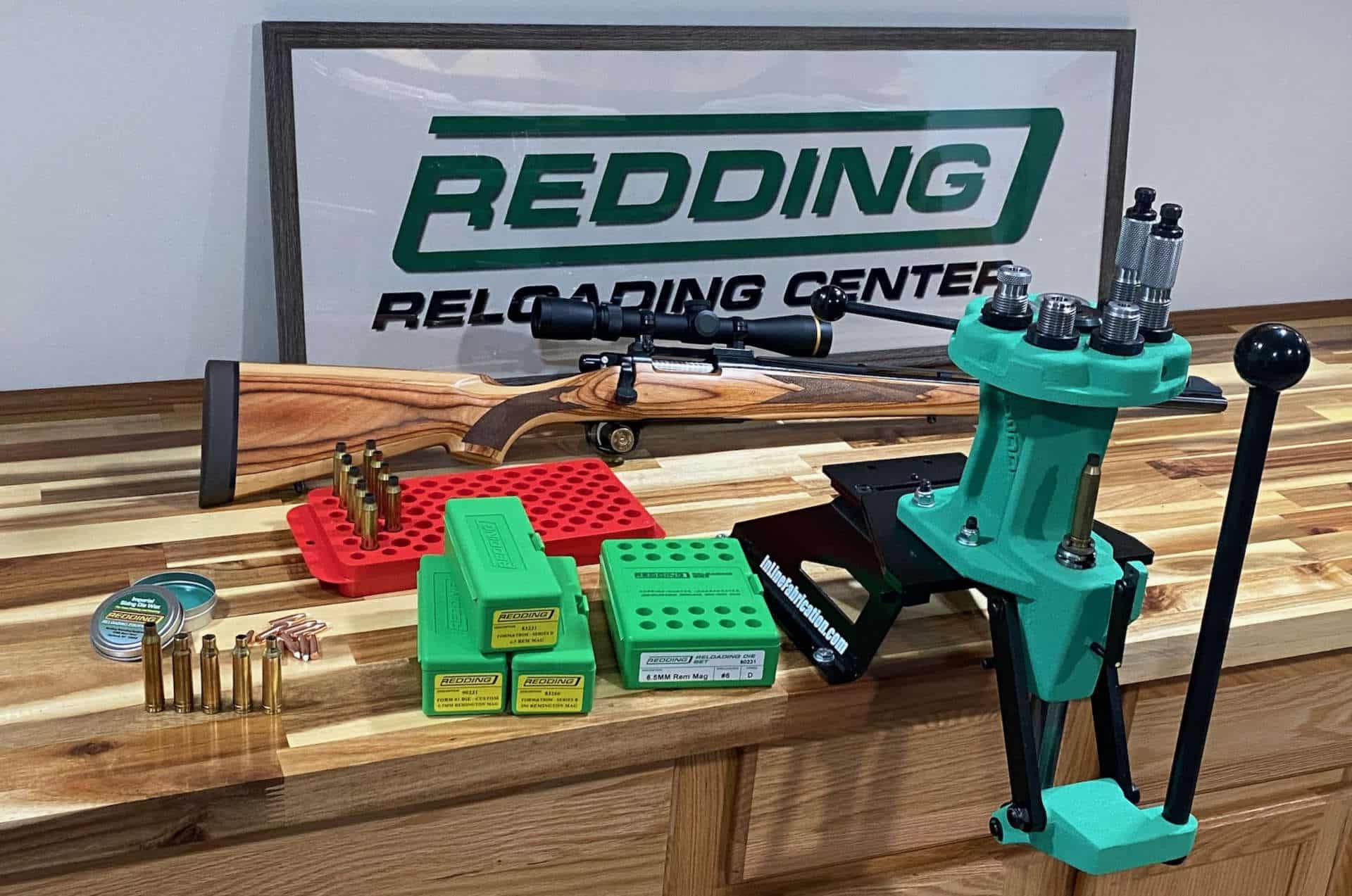 Form and Trim Section Background | Redding Reloading Equipment